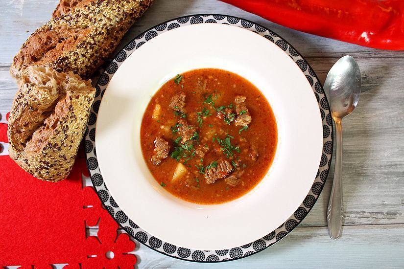 LEPI BRKA - Mađarska gulaš čorba